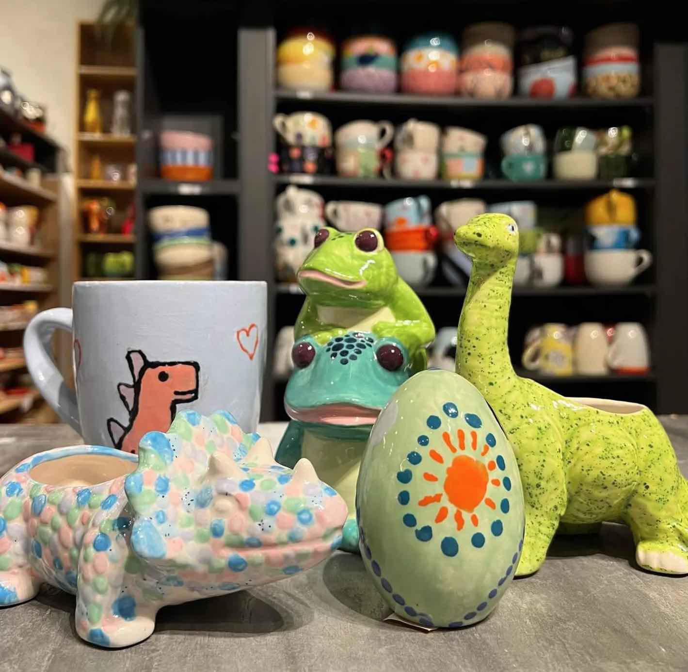 Photos via Céramic Cafe Instagram